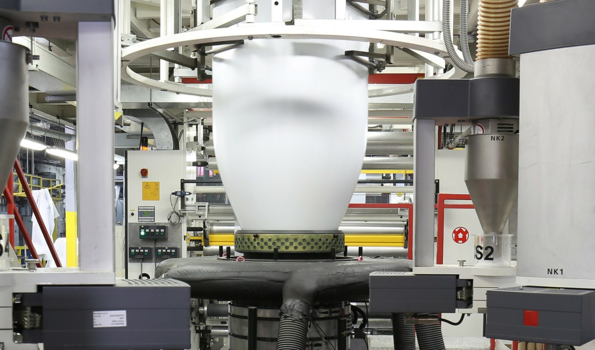 PolyExpert: Advanced Solutions in Sustainable Film Manufacturing